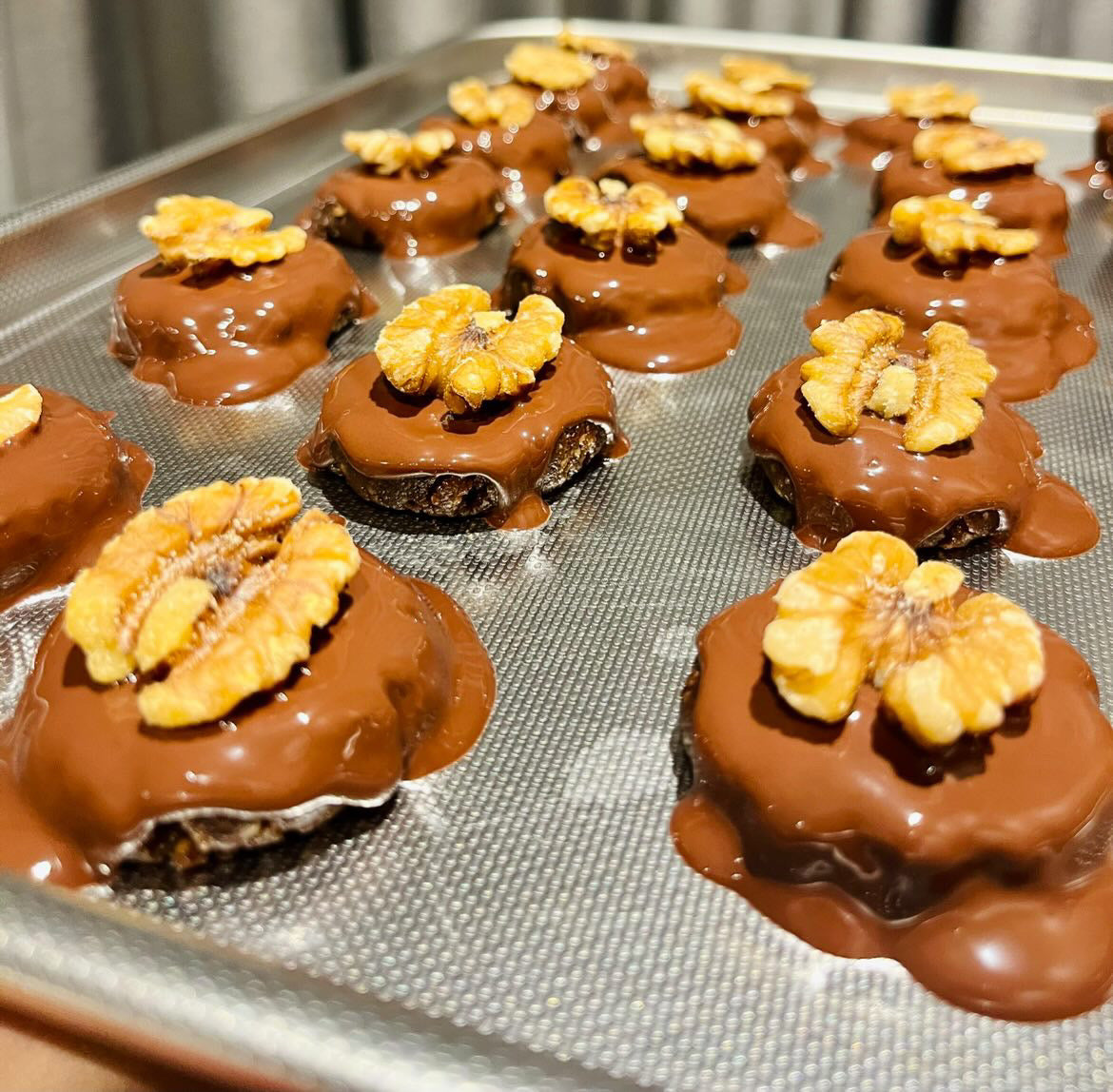 CHOCOLATE WALNUT COOKIES – MUNCH A BUNCH