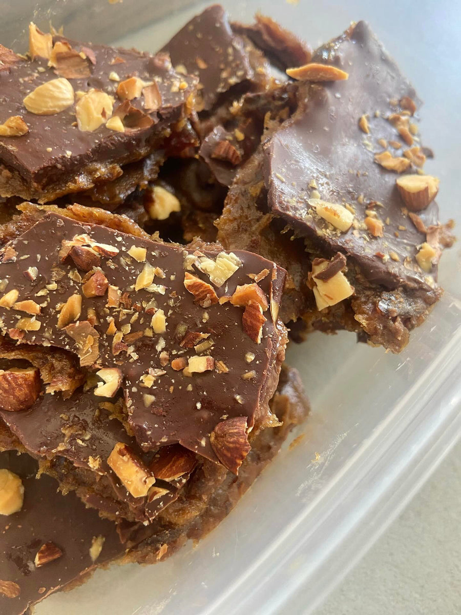 CHOCOLATE COCONUT DATE BARK – MUNCH A BUNCH