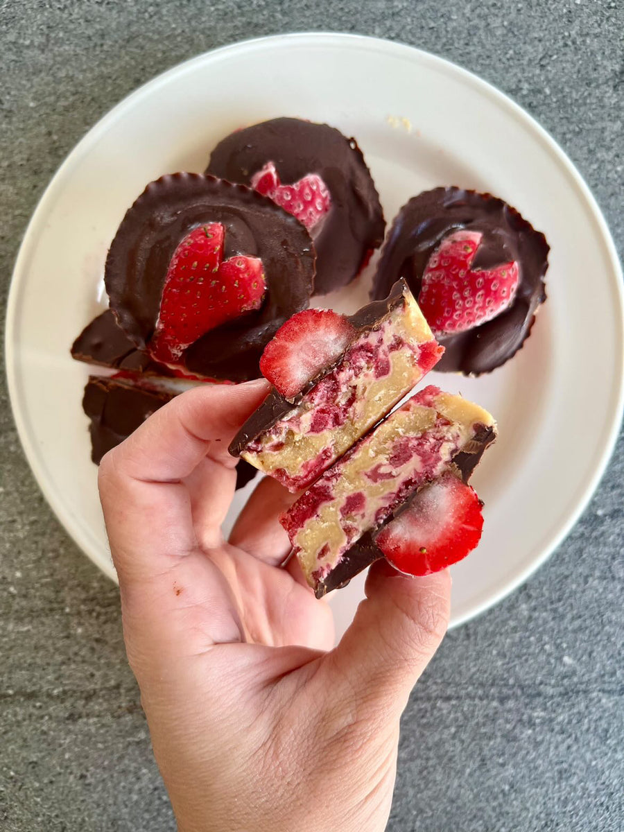 VALENTINE'S CHOCOLATE & PEANUT BUTTER STRAWBERRY CUPS – MUNCH A BUNCH