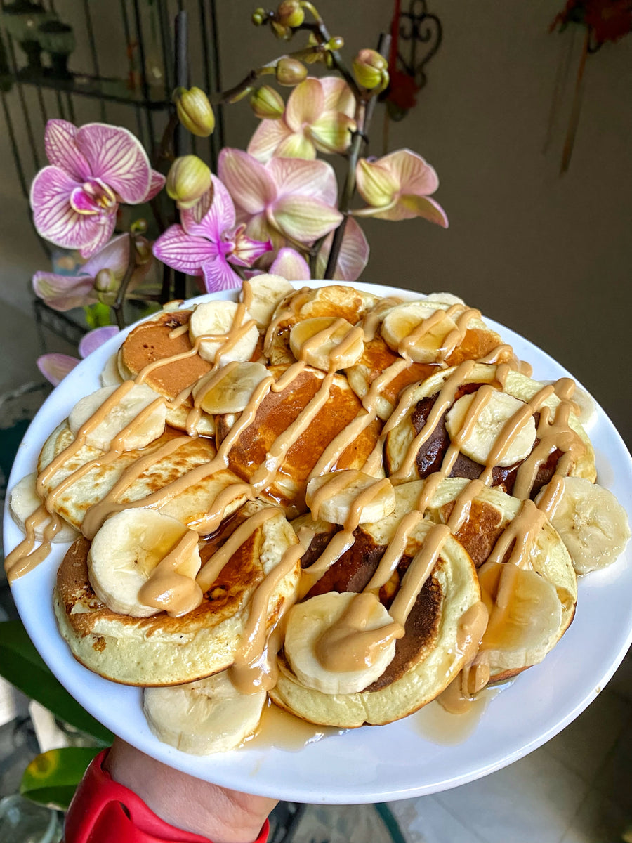 WHITE CHOCOLATE CHIP PROTEIN PANCAKES – MUNCH A BUNCH