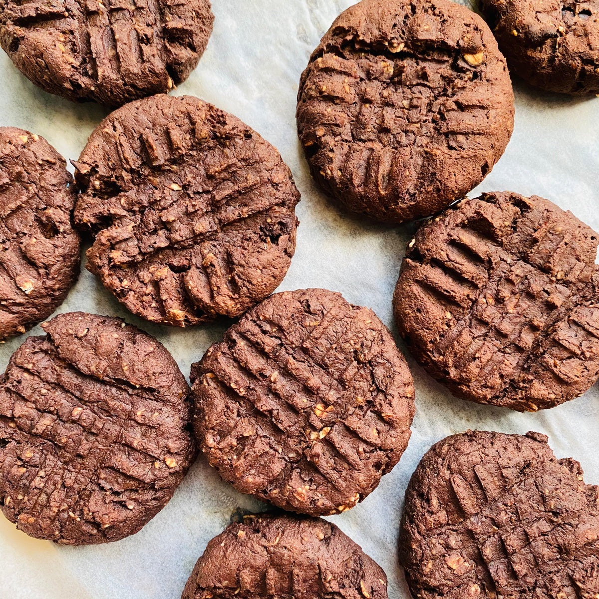 DOUBLE CHOCOLATE COOKIES – MUNCH A BUNCH