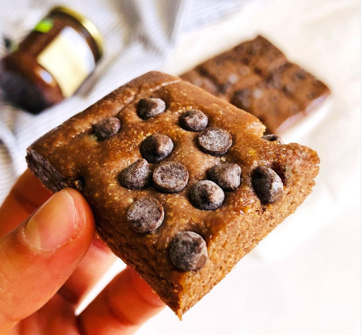DOUBLE CHOCOLATE CHIP HAZELNUT FUDGE – MUNCH A BUNCH